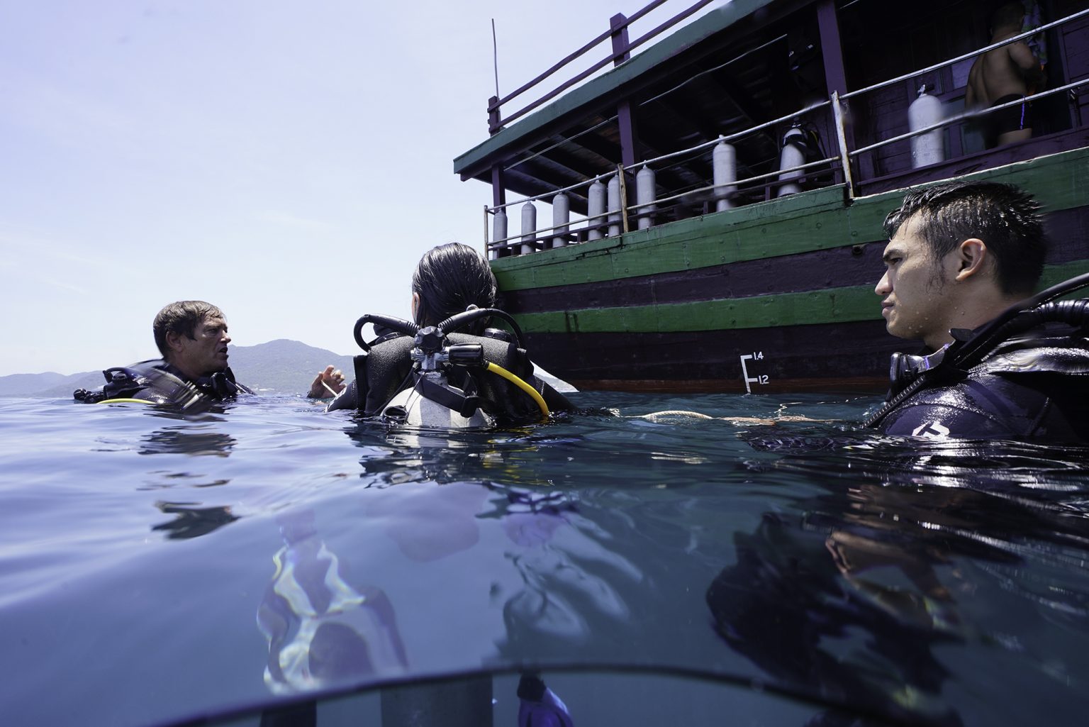 PADI DIVEMASTER INTERNSHIP - Cham Island Diving Center