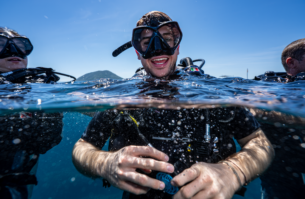 FUN DIVE (CERTIFIED DIVERS) - 2.400.000 vnd/pax - Cham Island Diving Center