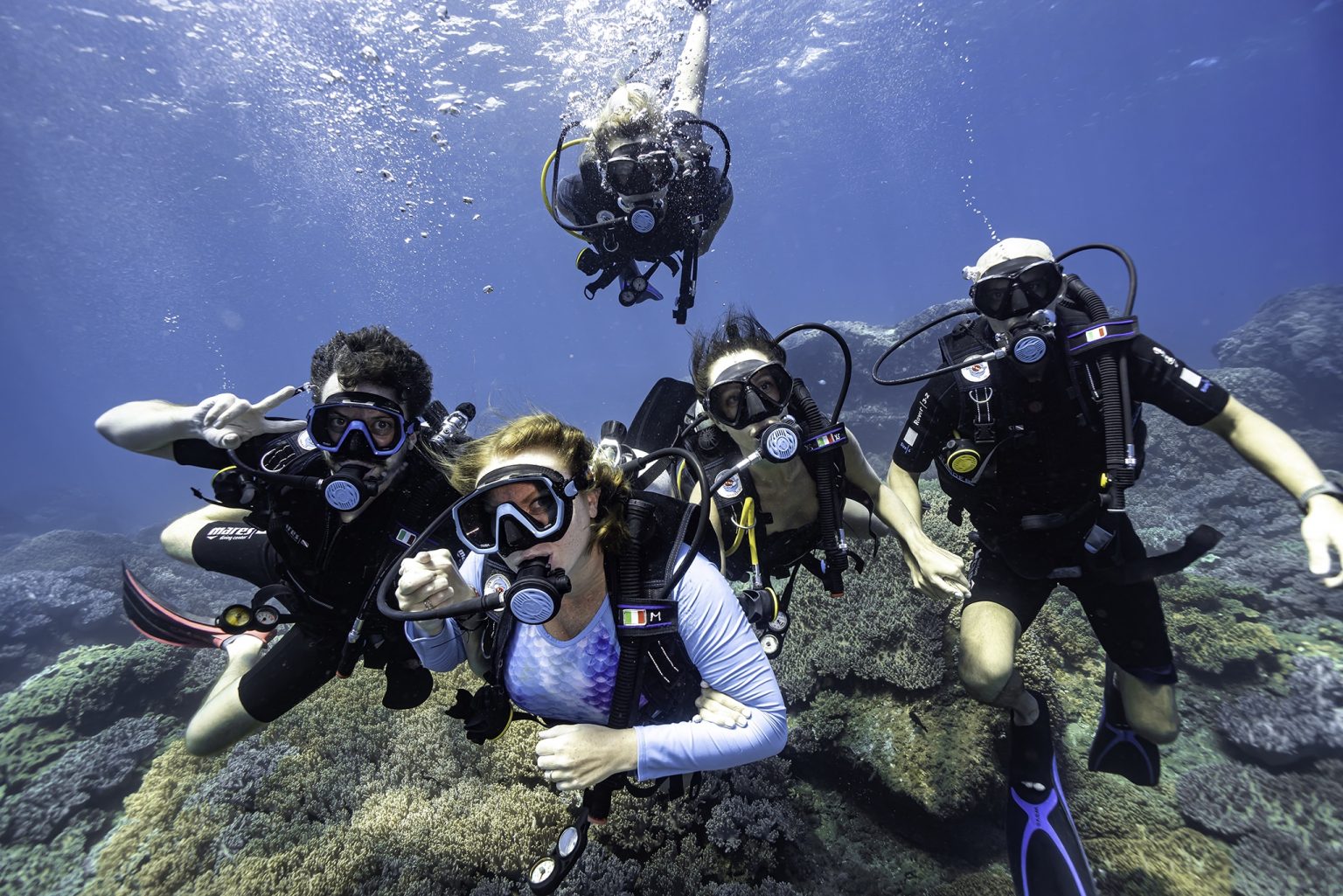 FUN DIVE (CERTIFIED DIVERS) - 2.200.000 vnd/pax - Cham Island Diving Center