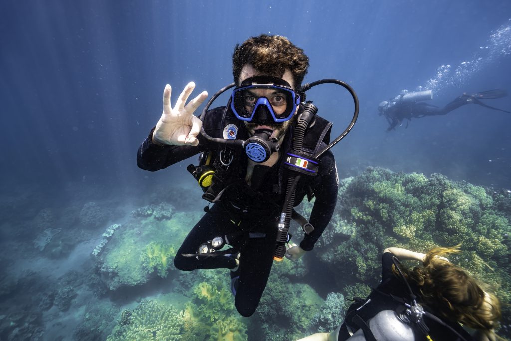 FUN DIVE (CERTIFIED DIVERS) - 2.200.000 vnd/pax - Cham Island Diving Center